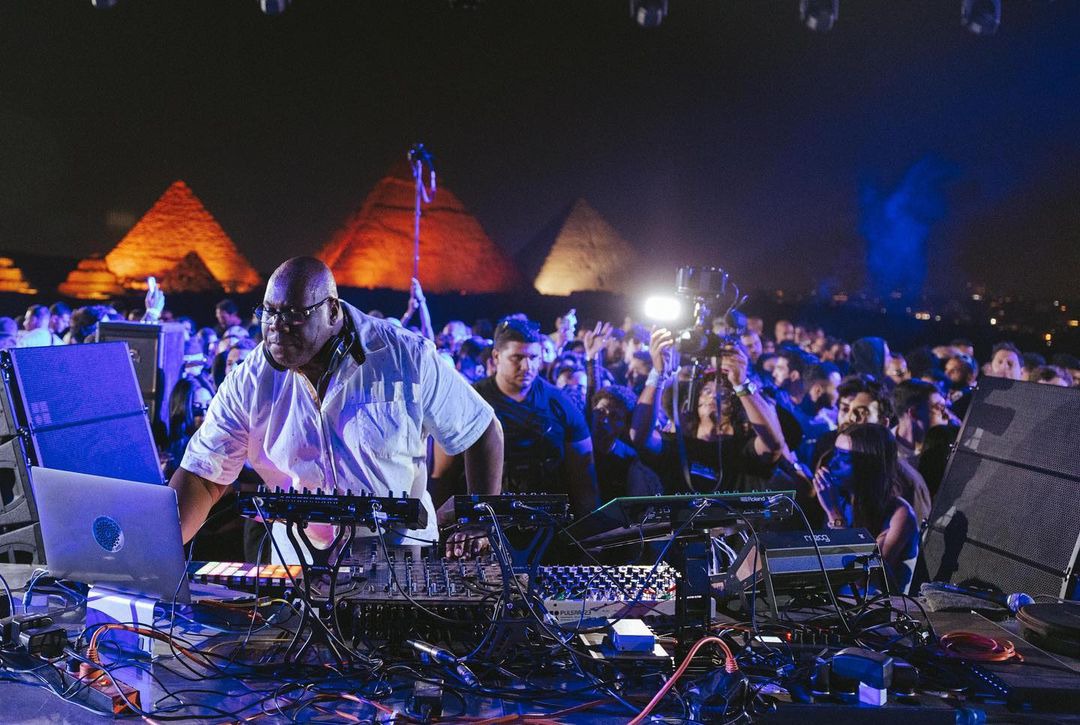 Histórico: Carl Cox dio un show en la Gran Pirámide de Guiza | Córdoba Beat